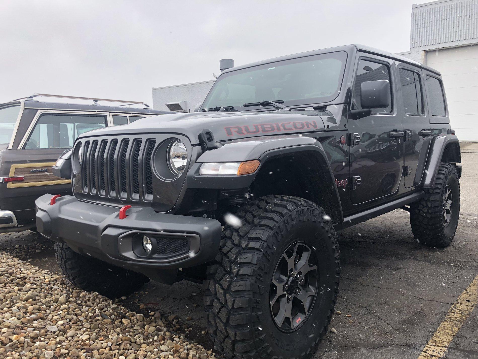 Cooper stt pro without spacers (Factory rims) | 2018+ Jeep Wrangler ...