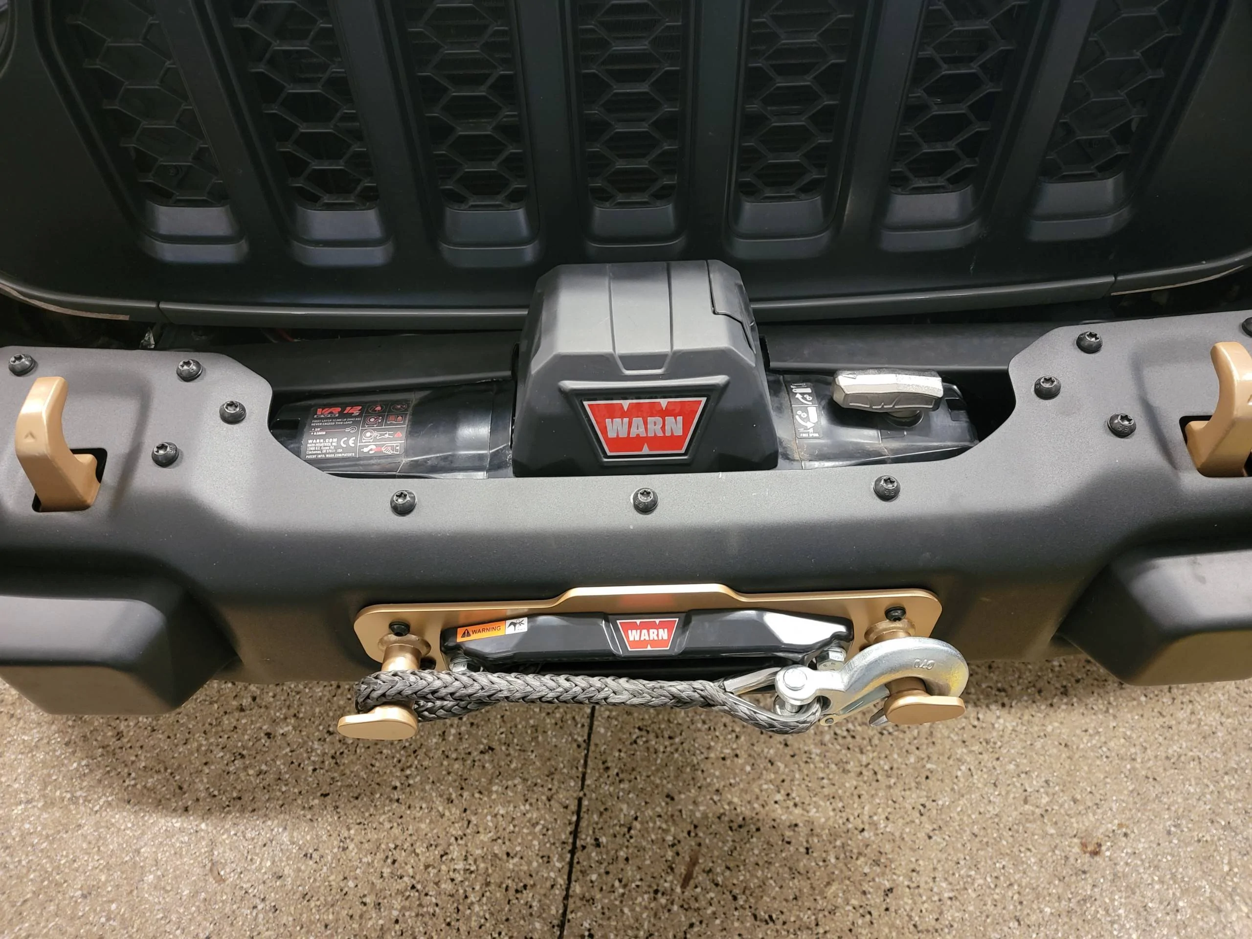 ANSWERED :Question for those with the Maximus-3 fairlead hook anchor ...