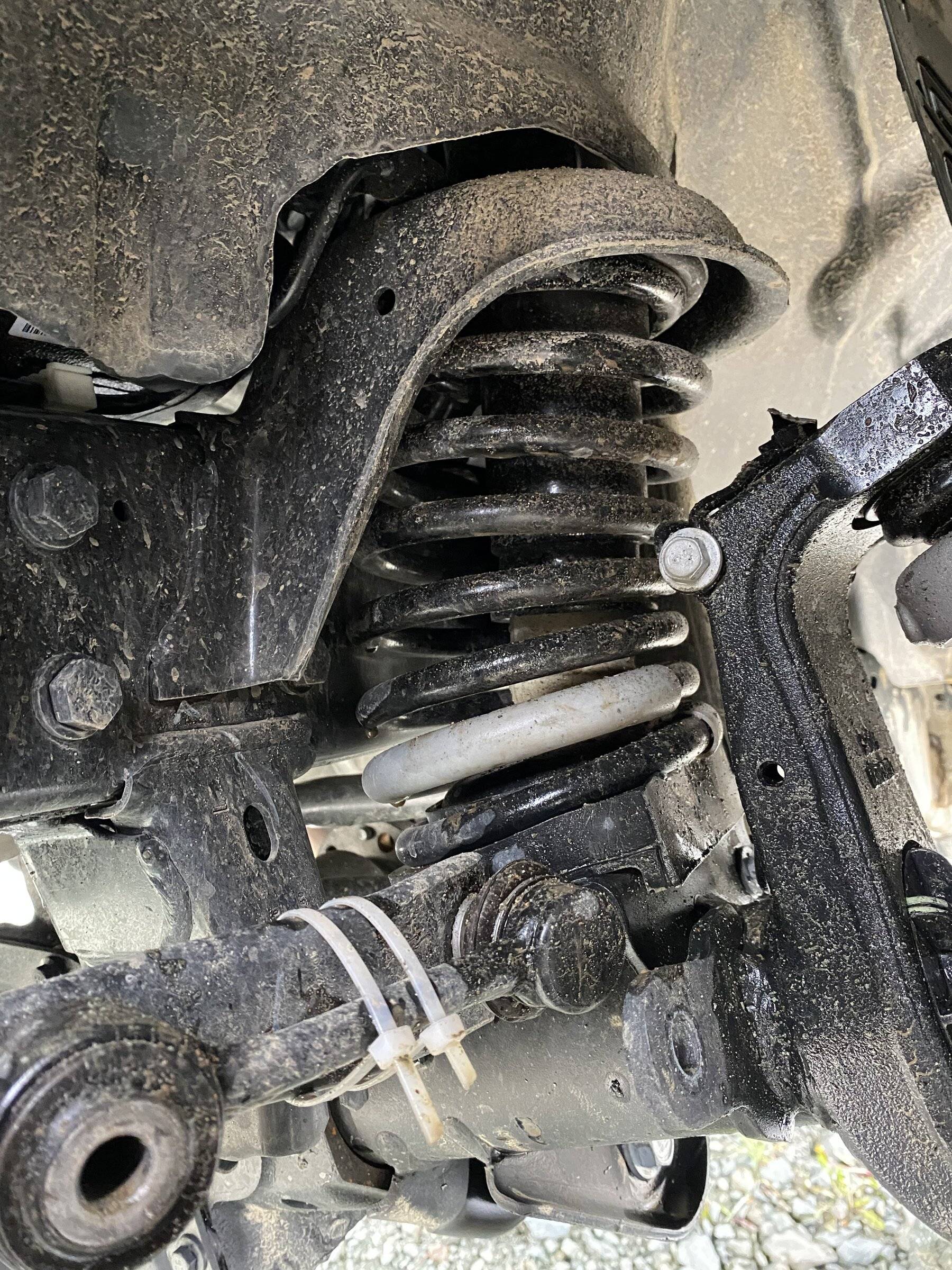 Bump stop extensions on a Sport with Rubicon suspension | Jeep Wrangler ...