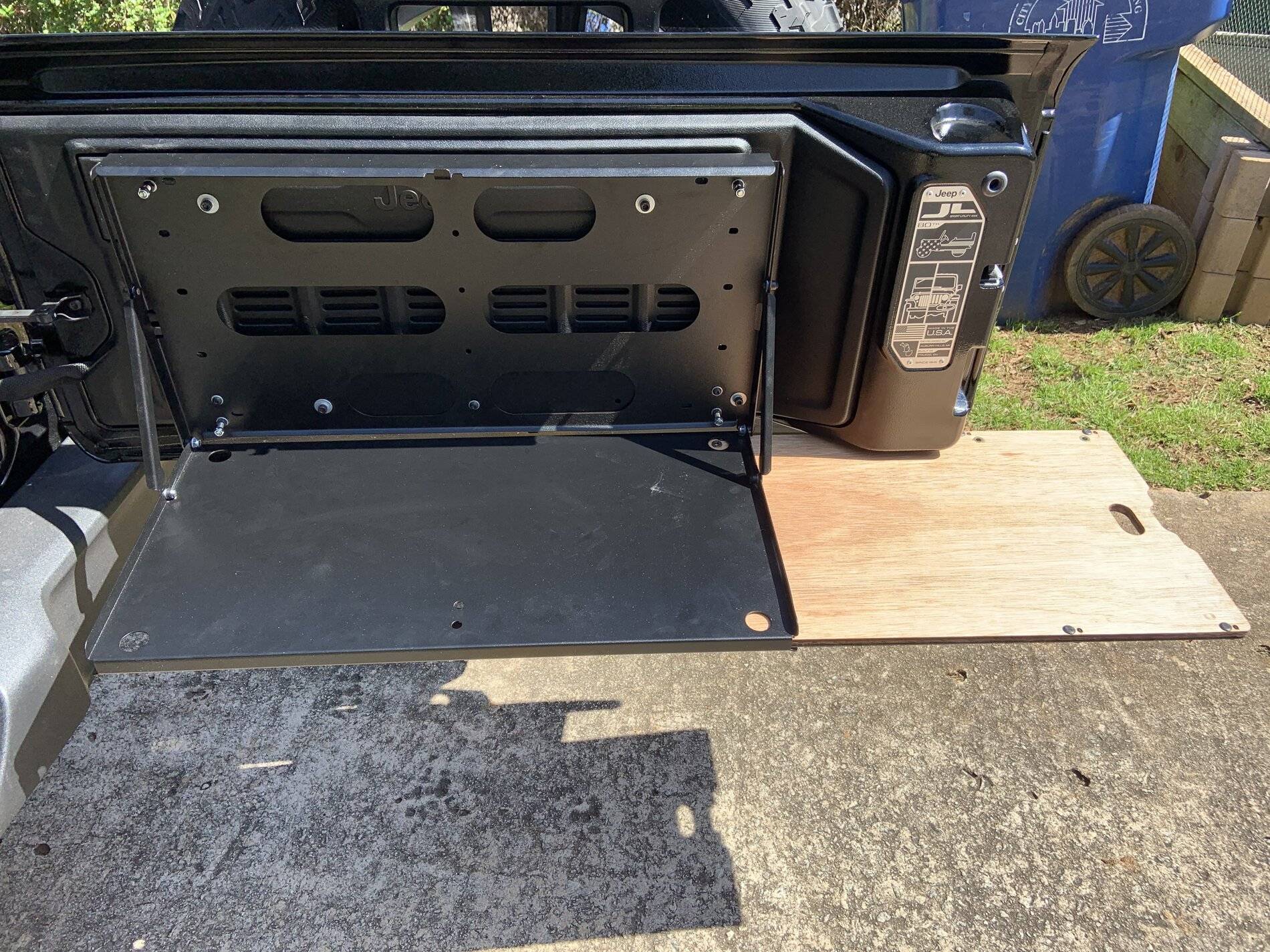 Best tailgate table? | Page 2 | 2018+ Jeep Wrangler Forums (JL / JLU ...