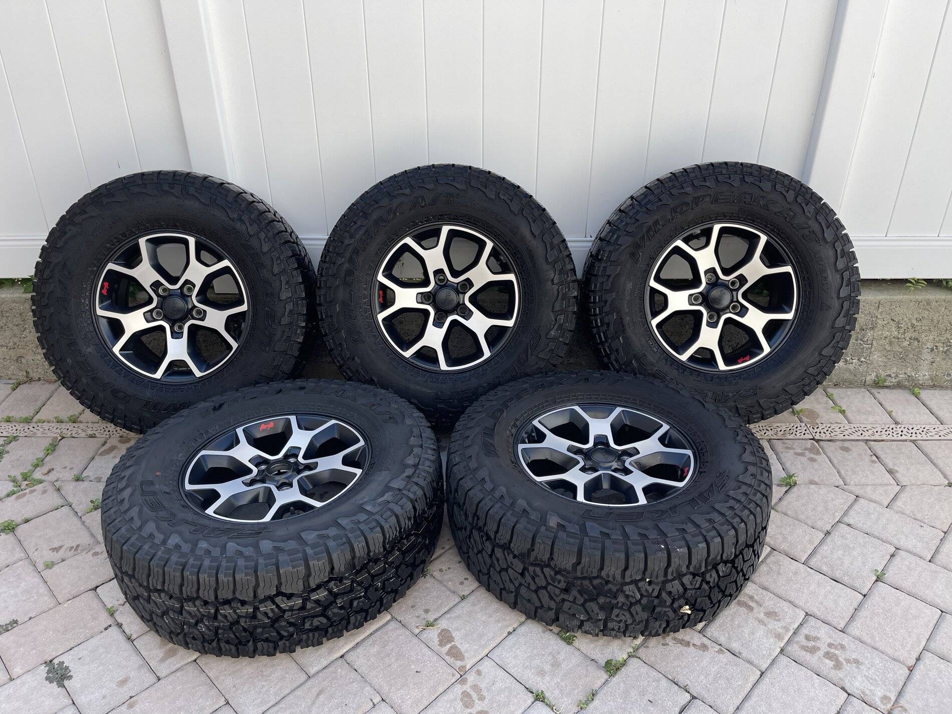 New York - JL Jeep Wrangler Rubicon set of 5 take off wheels snd tires ...
