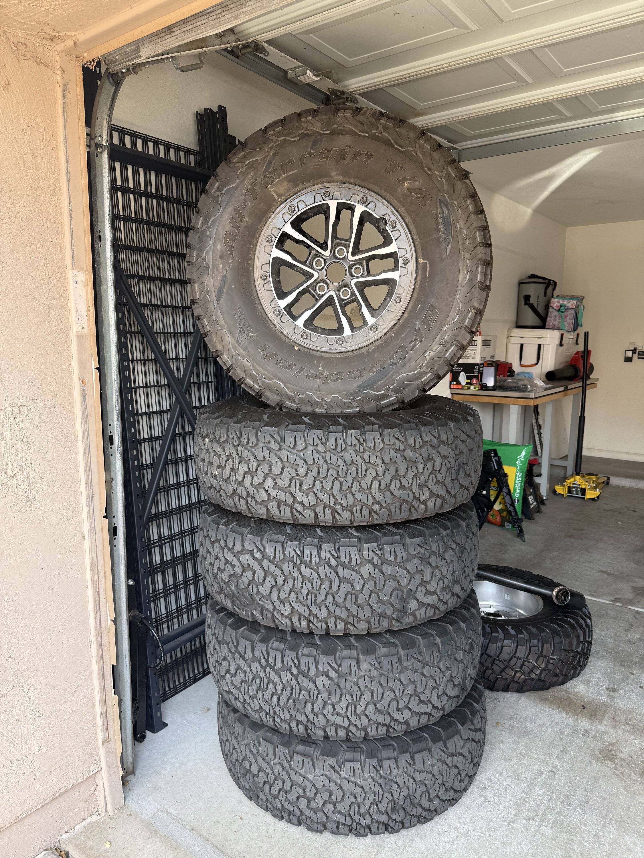 Arizona - Rubicon XR wheels on new-ish 37x12.50r17 BFG Load Range C ...