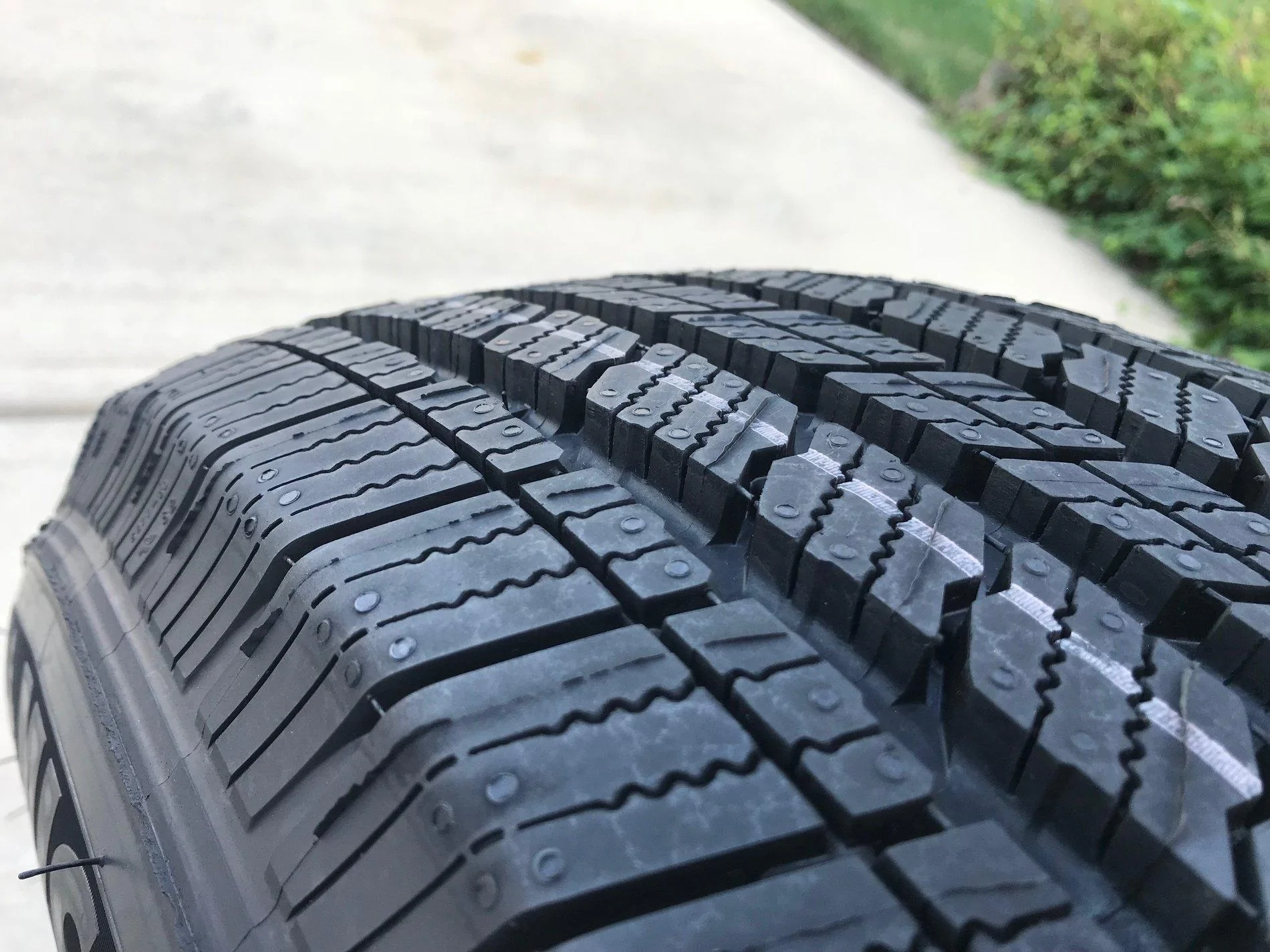 Illinois - 5 New Factory Rims and Tires From 2019 JL Sport S plus Front ...